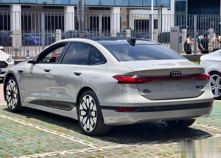 首批奥迪A6L e-tron进店，近5米1车身+华为乾崑，造型引争议
