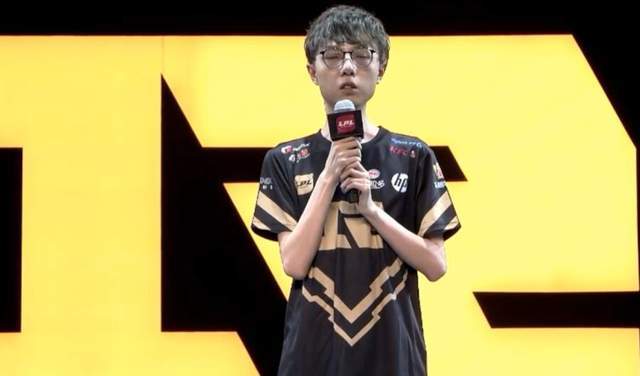 LOL：MLXG彻底绝望被强制执行，要给RNG皇族赔偿2500万