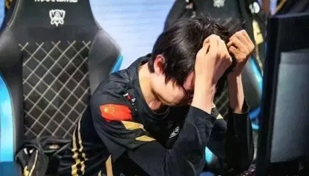 MLXG否认S8打假赛！Bin太陌生，否认自己是LPL有史以来最强上单