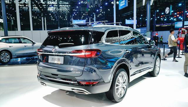 18万买“凯迪拉克XT6”，配2.0T+9AT+7座，连静音都是深海级