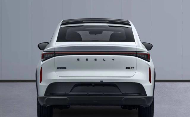 吉利新车可换电可加油，零跑C16新增大5座+800V平台，15万卖爆？