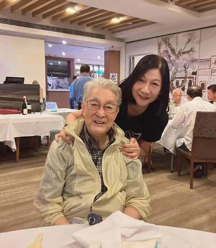 送别！TVB“御用爷爷”走了，享年92岁