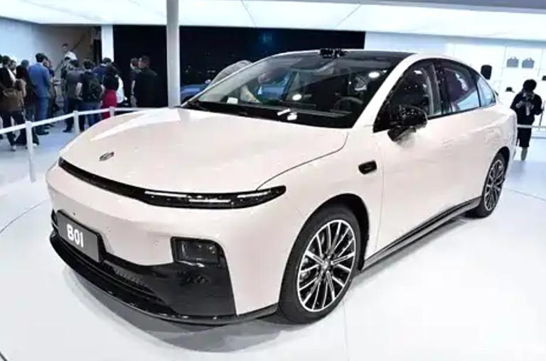 7月新能源上市潮解析：零跑B01、理想i8哪款能够打动你？