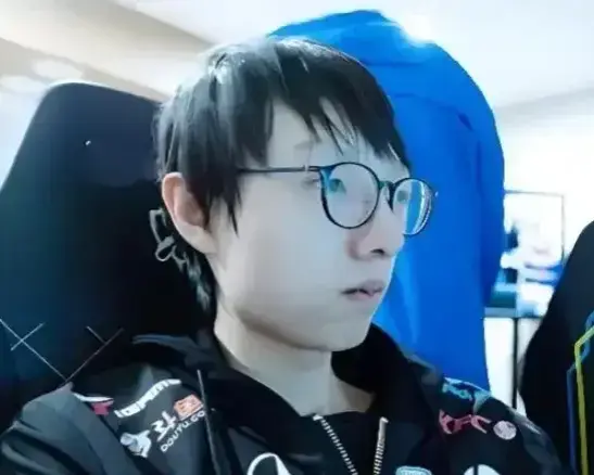 Uzi和Ming力挺Mlxg！Doinb建议Mlxg打职业还债，Mlxg:继续上诉