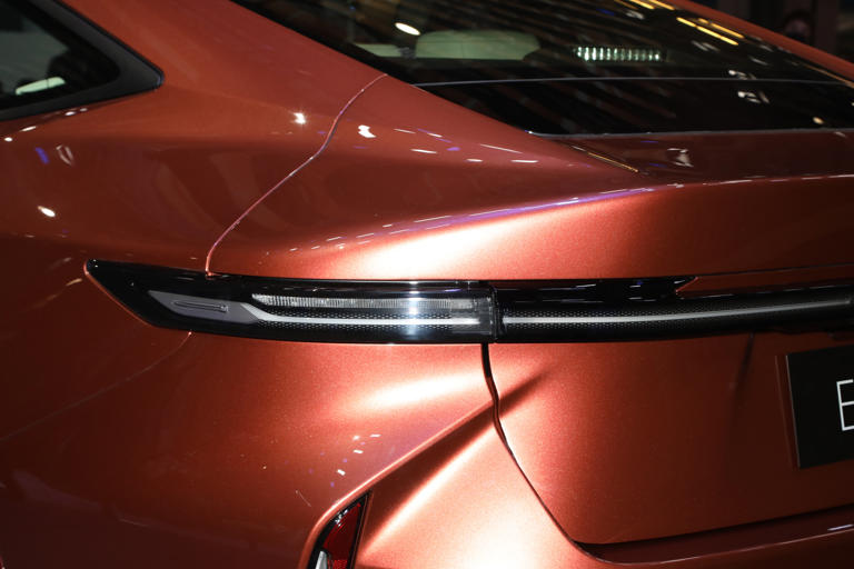 全新一代雷克萨斯ES亮相，超5米1比A6L大一圈，能卖爆？