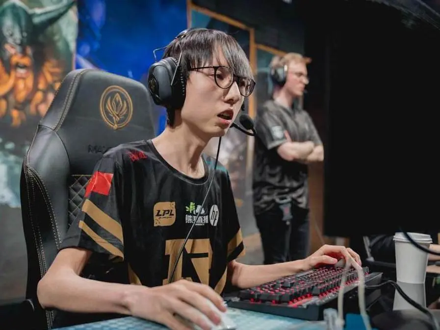 MLXG被判赔偿RNG2500万，引各方选手纷纷吃瓜，真是香锅错了？