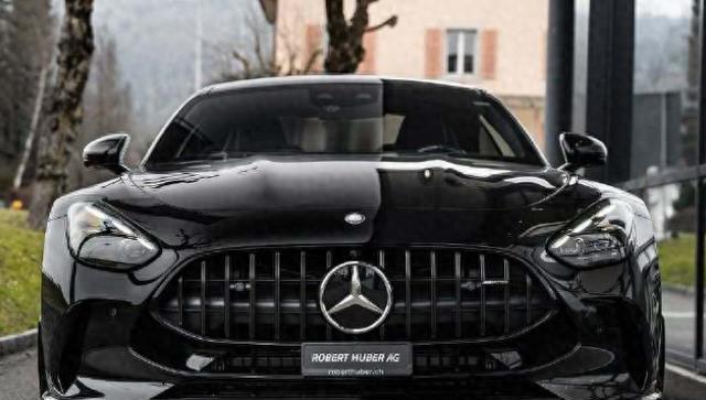 奔驰AMG GT63 S，造型低趴动感 ，搭载4.0T+V8引擎，2.8秒破百！