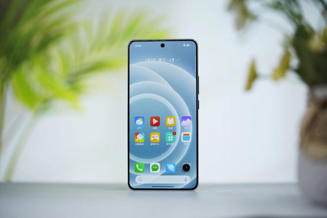 1699元透明手机！真我Neo7 Turbo图赏