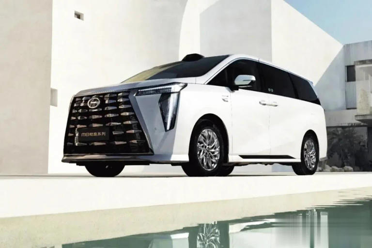 国产全新高端MPV来袭，35.99万续航超1200km