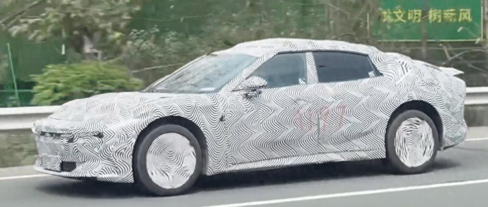 小鹏新车E29谍照曝光！比P7更帅更聪明，价格或有惊喜？