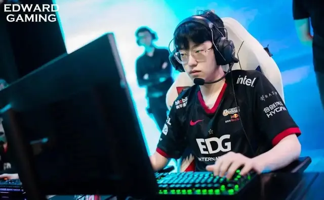 韩网热议Scout败诉，LPL赛区有自己的卧龙凤雏