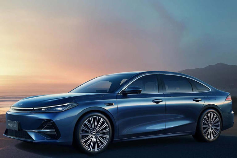 吉利下半年新车大放送：银河A7、M9及豪越R7，哪款能打动你？