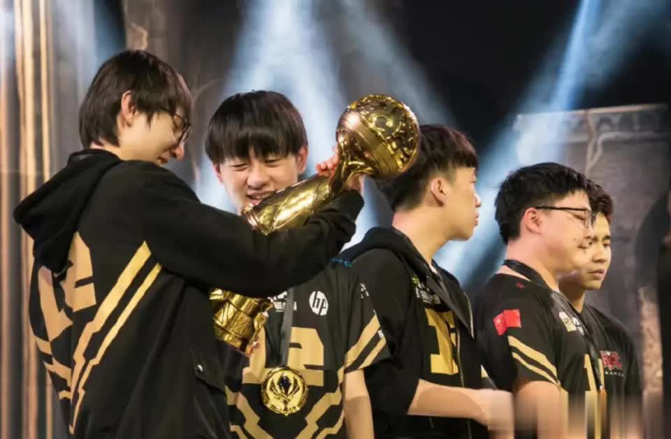 Doinb证实RNG被收购，Uzi、小明或加入，MLXG有望回归