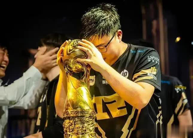 Doinb证实RNG被收购，Uzi、小明或加入，MLXG有望回归