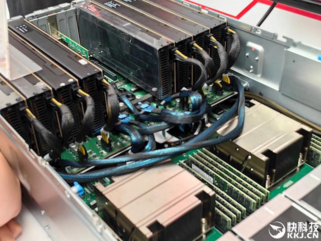 48家齐发！龙芯3C6000系列揭秘：终于开始堆核 超越三代至强只是开始