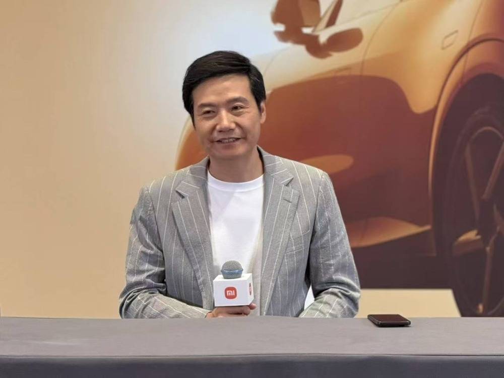 小米YU7首秀火爆：3分钟订单破20万，售价25.35万起直面Model Y