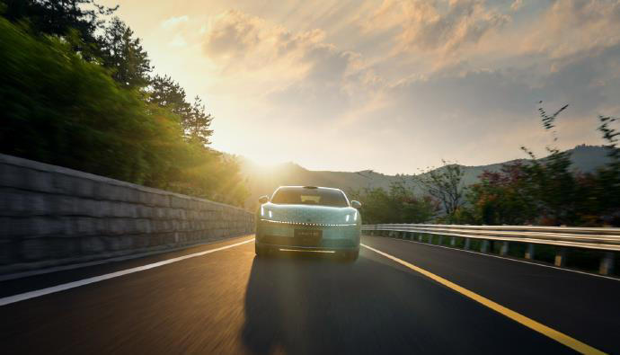 智能四驱与激光雷达全系标配，领克10EM-P引领技术平权潮流