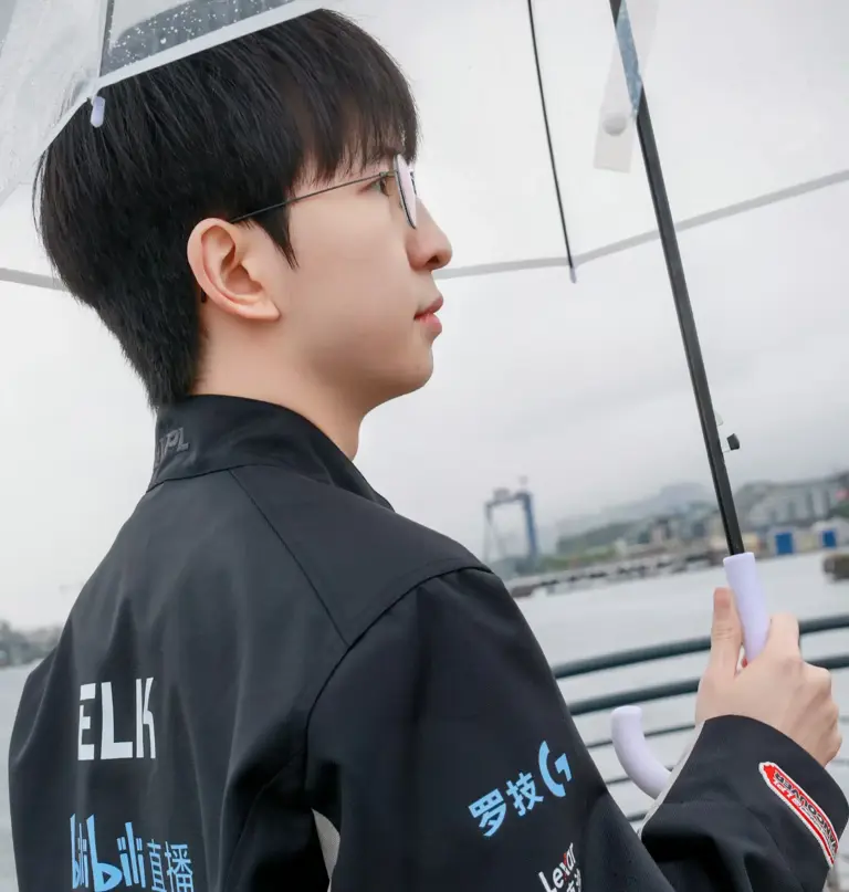 Knight亮TES队标引争议！LPL终结国际赛事连败，Bin低调喊话LCK