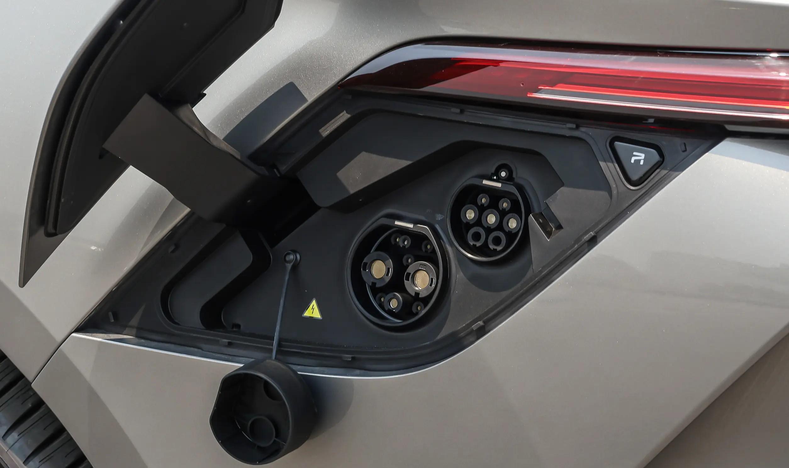 新款飞凡F7上市，纯电中大型轿车，外观很帅气，竞争吉利银河E8