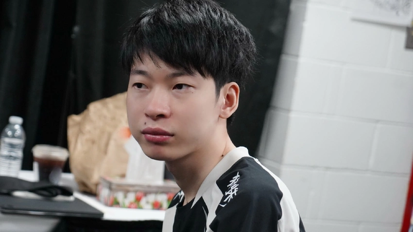 LPL季中赛迎来首败！圣枪哥沦为突破口，观众：Tabe选Bin是对的