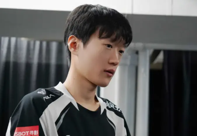 香克斯才是LPL第一中单，Chovy成为背景板！Hope变成AL最大短板