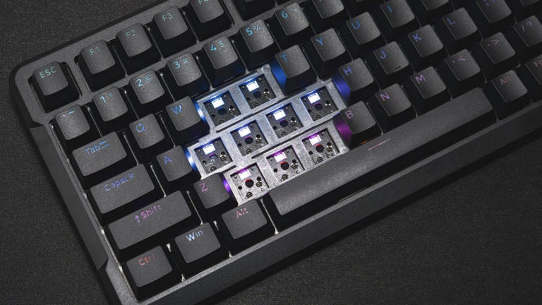 微星FORGE GK500 W暗夜三模机械键盘上市 249元