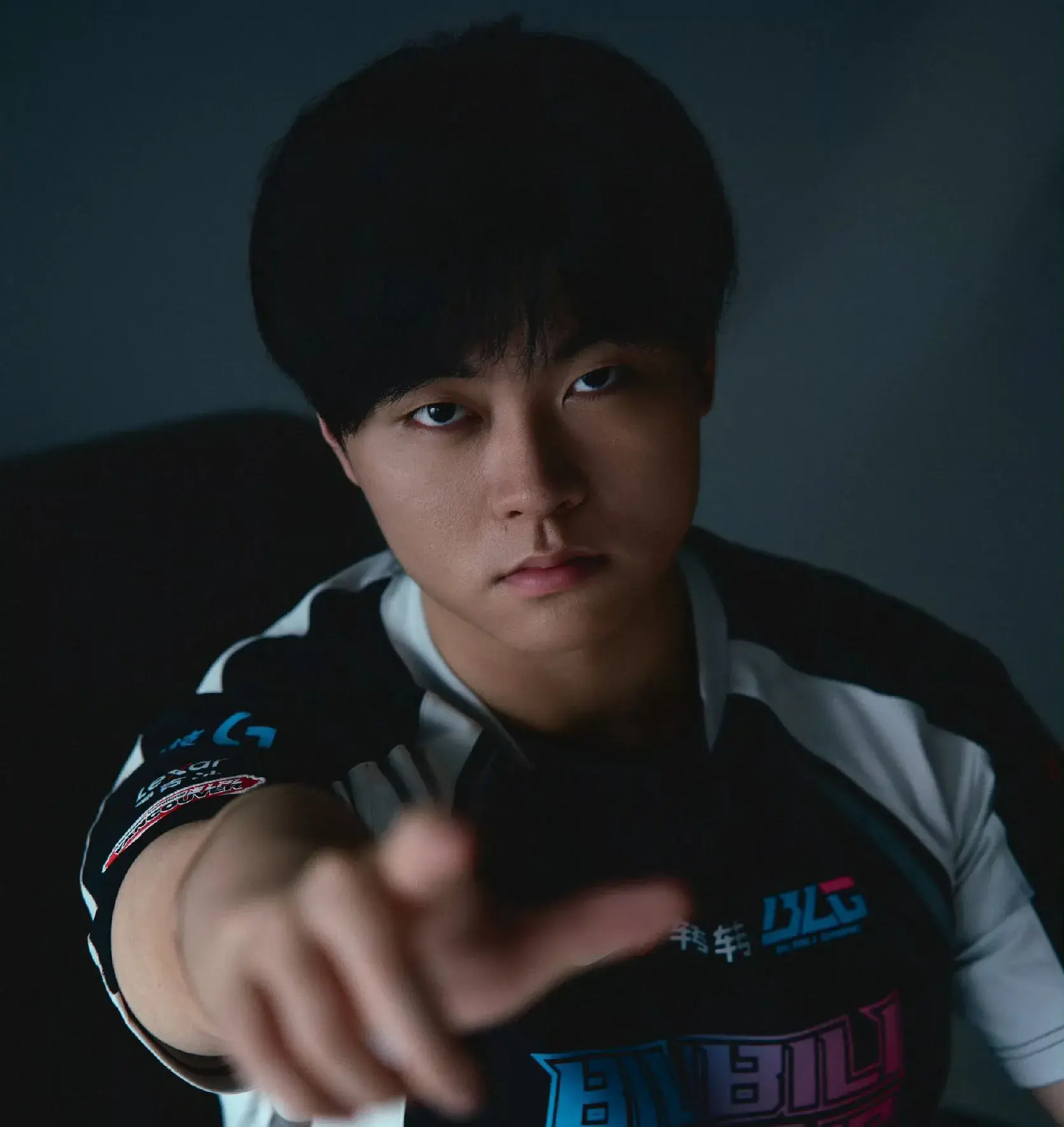 海外网友热议T1 3-0 BLG:LPL只是T1泄愤工具！史诗级的下路和BP差距