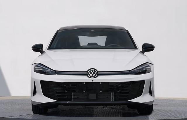 新款大众凌渡L GTS现身，造型酷炫，搭载高尔夫GTI同款2.0T发动机