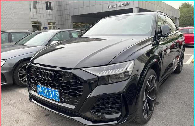 新款奥迪 RSQ8，外观动感霸气，搭载4.0T+8AT，3.6秒破百！