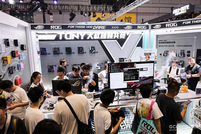 背置新主板+超频新纪录！BW2025解锁BTF与超频体验