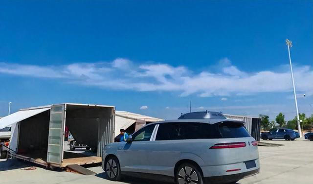 腾势N8L实车曝光 轴距3075mm 配2.0T混动