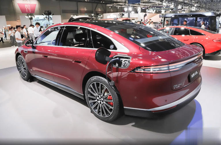 起步15万内有诚意，奇瑞风云A9L块头大，1.5T插混选低配？