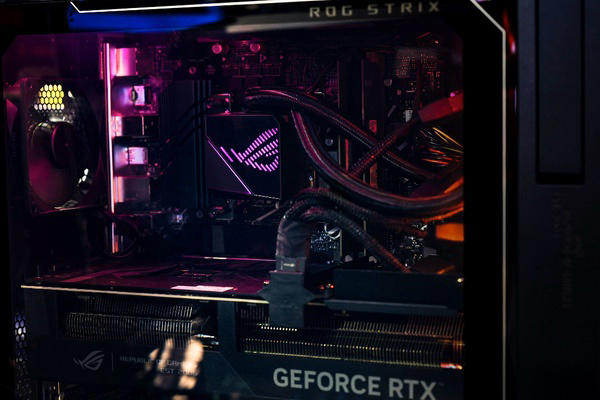 硬核狂欢！ROG高性能台式机燃爆BW 2025