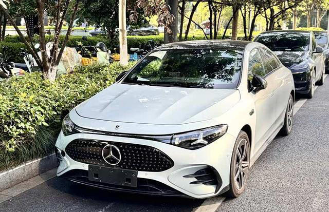 全系800V平台，最大续航里程866公里，奔驰纯电CLA实车现身街头