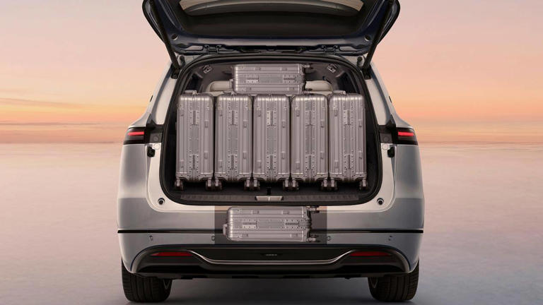 标配华为全家桶，深蓝S09和理想L8比有何优势？