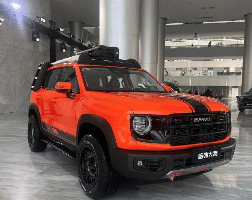 长城豁出去了！硬派越野9.89万起上市，2.0T+9挡+2把锁，真厚道