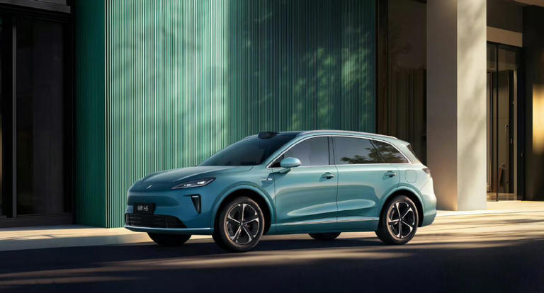 鸿蒙智行下半年将推5款新车，新M7与尚界H5成销量关键