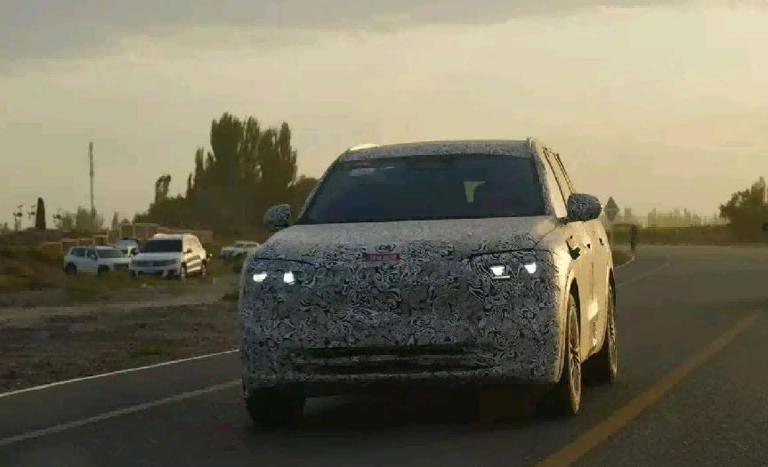 鸿蒙智行下半年将推5款新车，新M7与尚界H5成销量关键