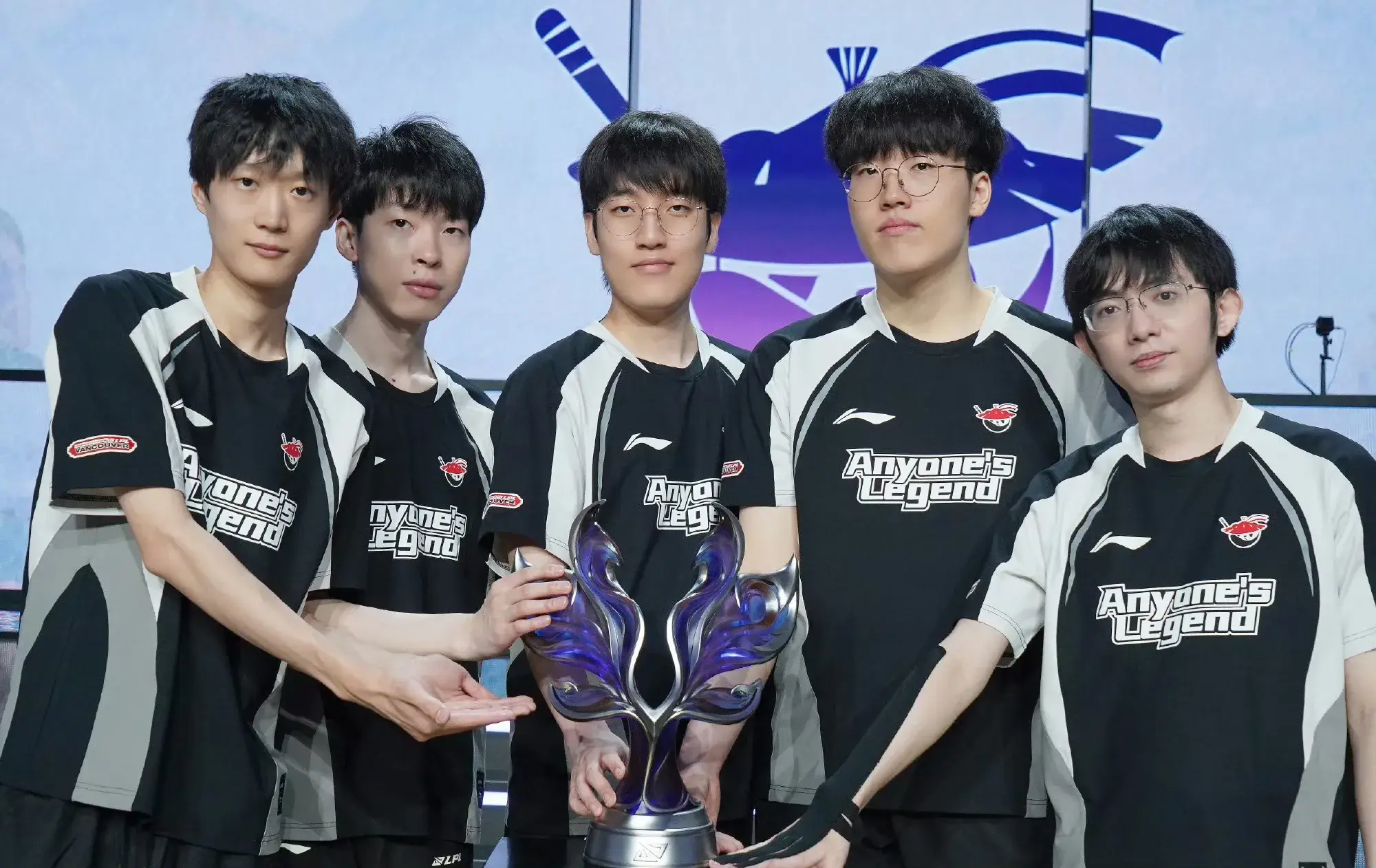 LPL成功打破T1魔咒！圣枪哥完成救赎，BLG再遭Tabe疯狂打脸