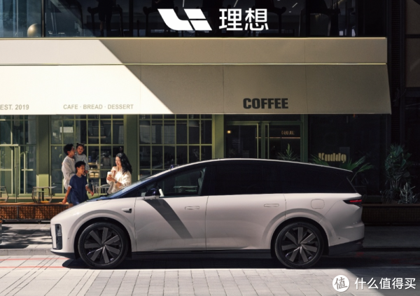 六座纯电SUV大乱斗！乐道L90、理想i8、特斯拉Model Y L齐上阵！