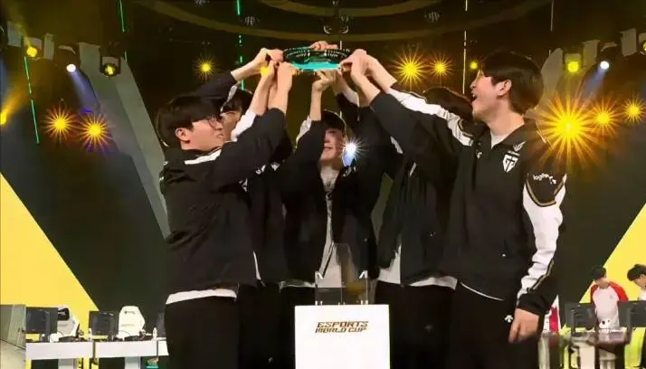 T1和HLE沦为冠军“底座”！tabe离谱BP引热议，AL没夺冠被BLG群嘲