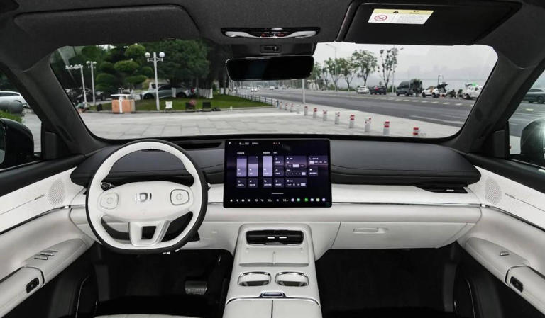 免费增配！长安启源Q07 145尊耀型／尊荣型上市，还是12.98万元起