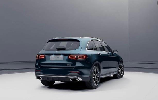 新款奔驰 GLC：科技感拉满，2.0T+9AT 动力组合，舒适体验再升级