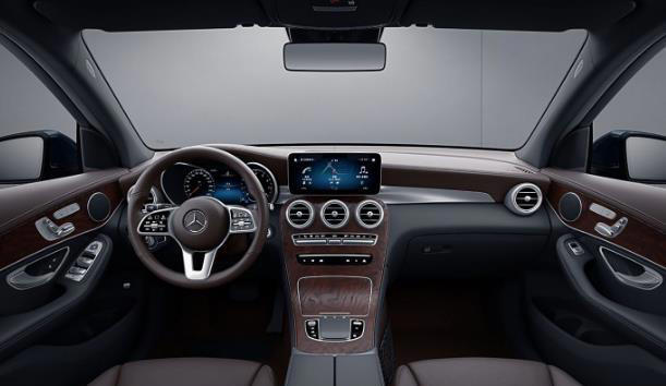 新款奔驰 GLC：科技感拉满，2.0T+9AT 动力组合，舒适体验再升级