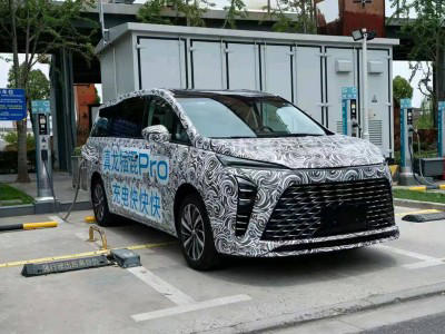 别克GL8陆尊PHEV路试谍照流出，首款5C超充插混MPV性能抢眼