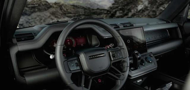 路虎卫士OCTA Black发布新图片 搭载4.4T V8动力