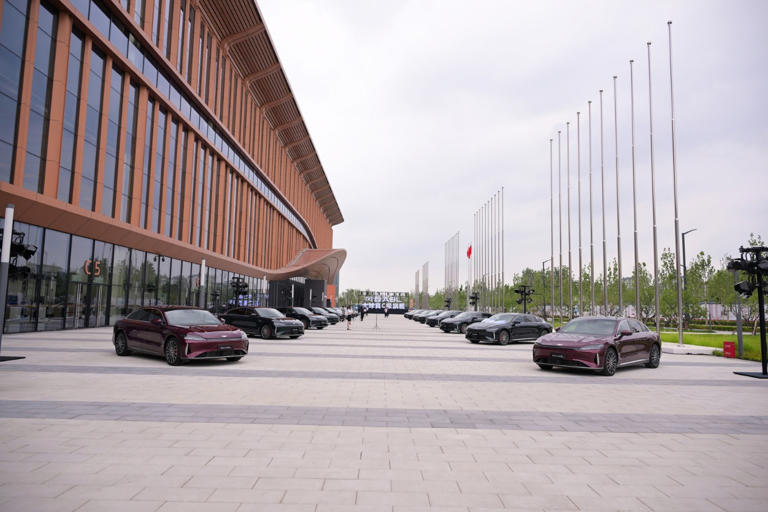 抢购价13.99万元起！风云A9L上市24小时大定破5万台