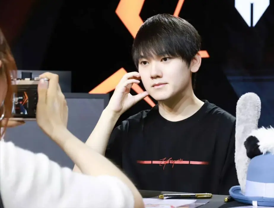 LPL转会期迎来大结局！EDG厂长复出加盟JDG，IG没补强反而是好事