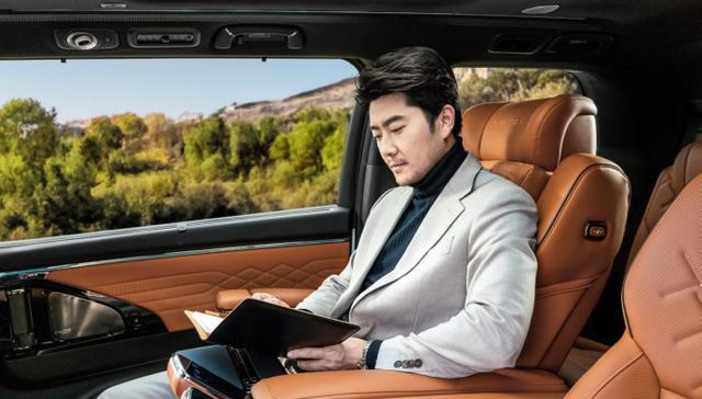 传祺M8乾崑 凭Deep Soft双零重力座椅问鼎“头等舱”