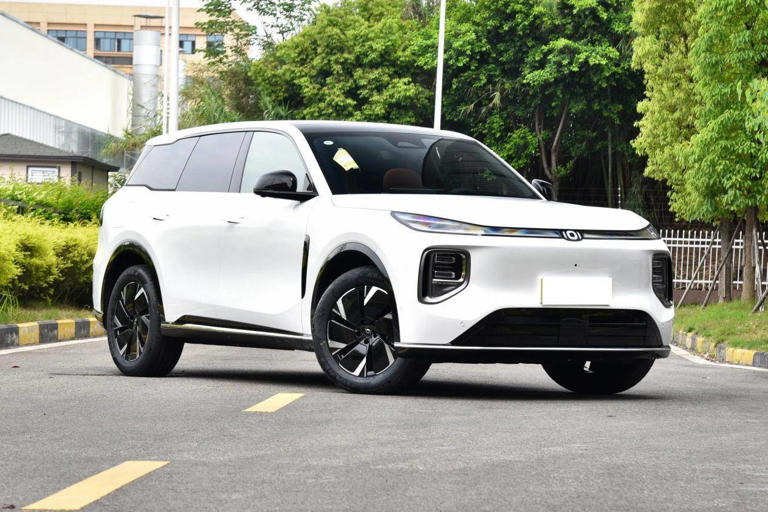 插混SUV双雄对决：长安启源Q07 vs 比亚迪宋L，家用谁更胜一筹？